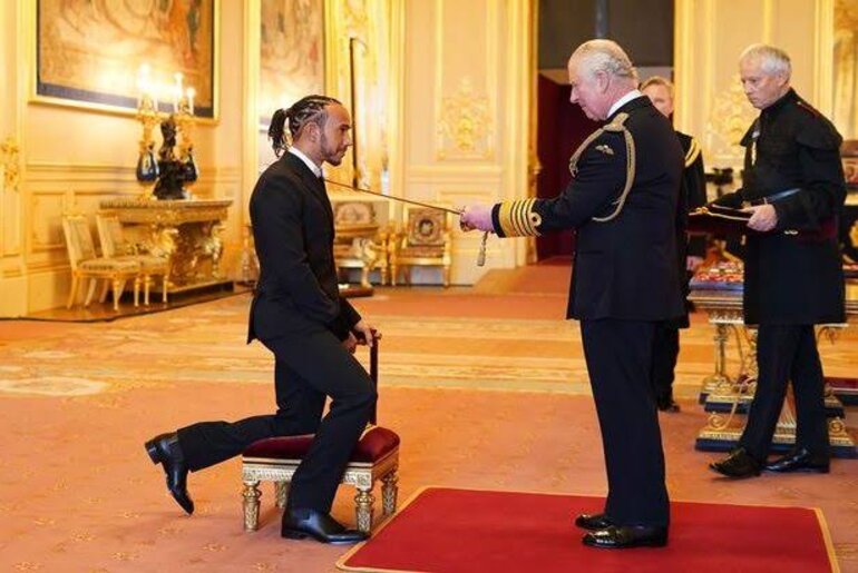 Lewis Hamilton recieves Knighthood, after loss in Abu Dhabi