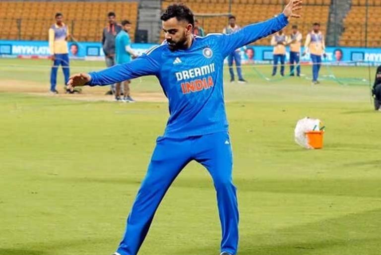 Virat Kohli's Iconic 'Michael Jackson Slide' Steals the Show in Trophy Cel